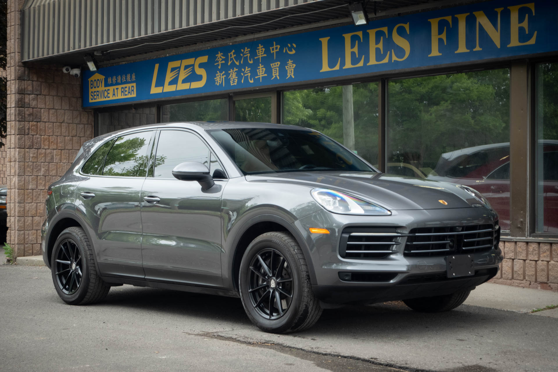 2022 Porsche Cayenne -Lee's Fine Cars